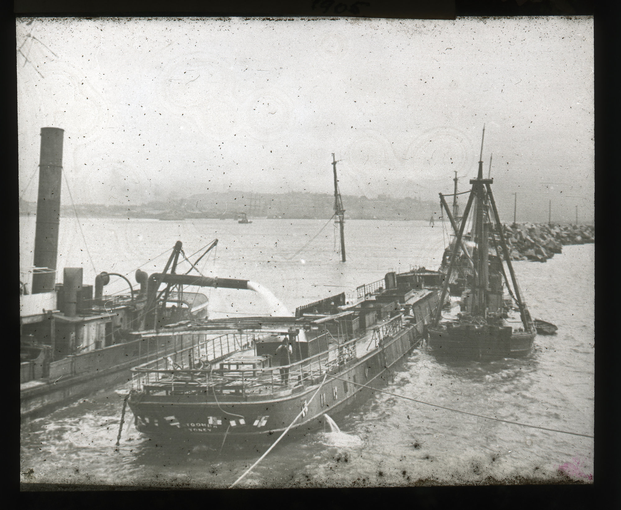 Sand pump Juno, Katoomba Sheer Legs, Newcastle Breakwall, NSW, 1905 ...