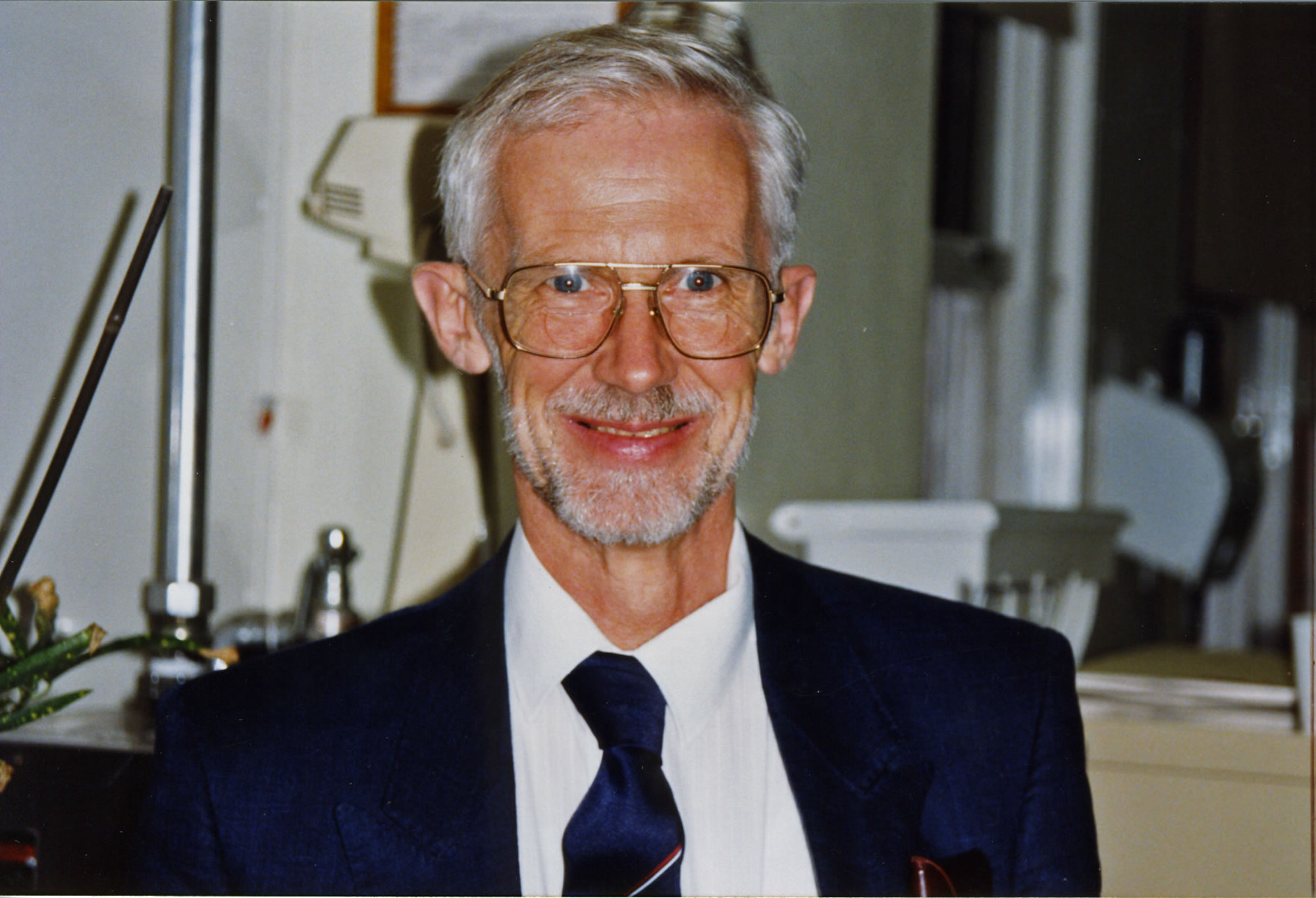 Dr [Barry] Chapman, Royal Newcastle Hospital, Newcastle, NSW | Living ...