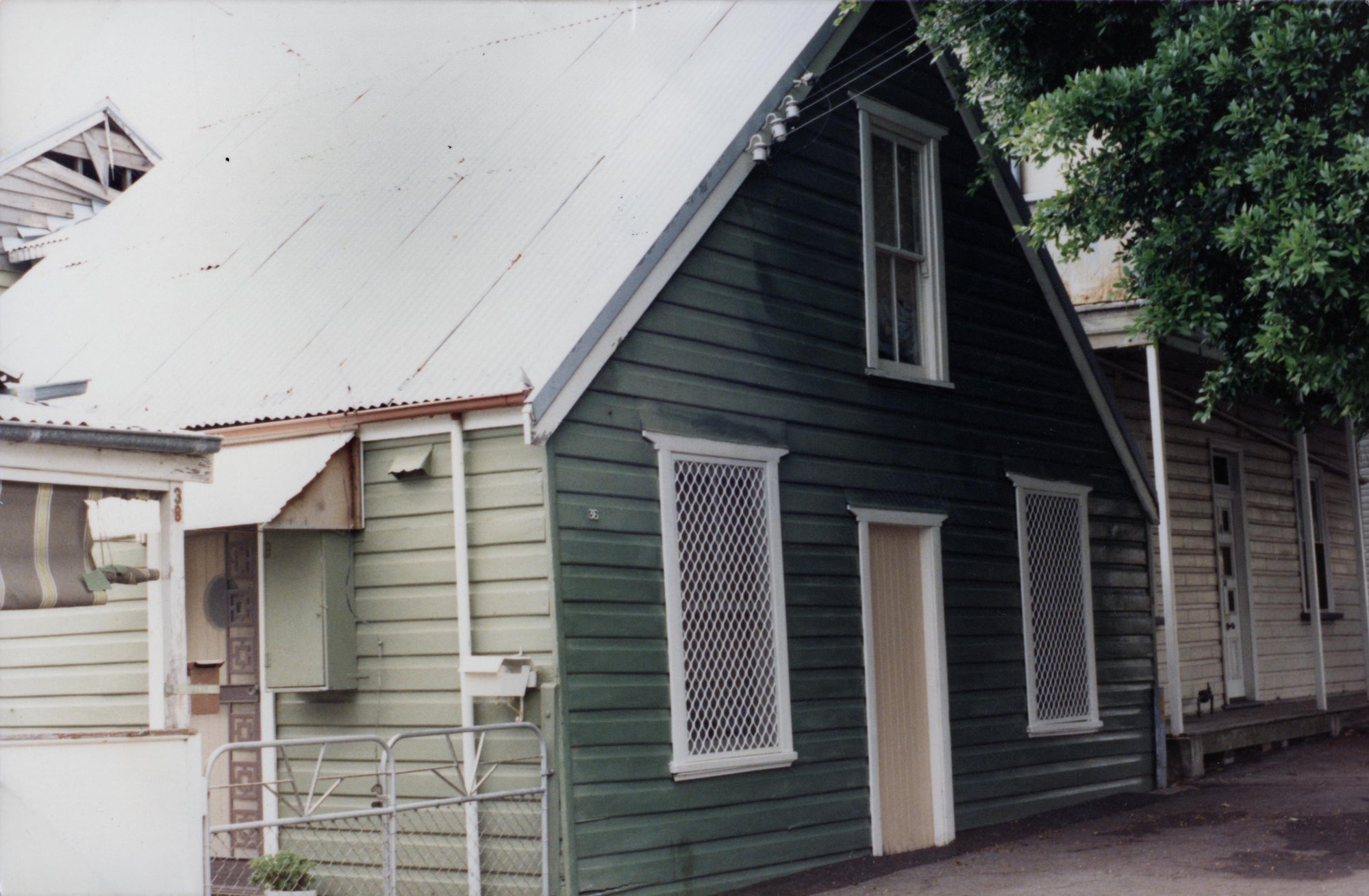 36 Bull Street, Cooks Hill, NSW, Australia, 1997. | Living Histories
