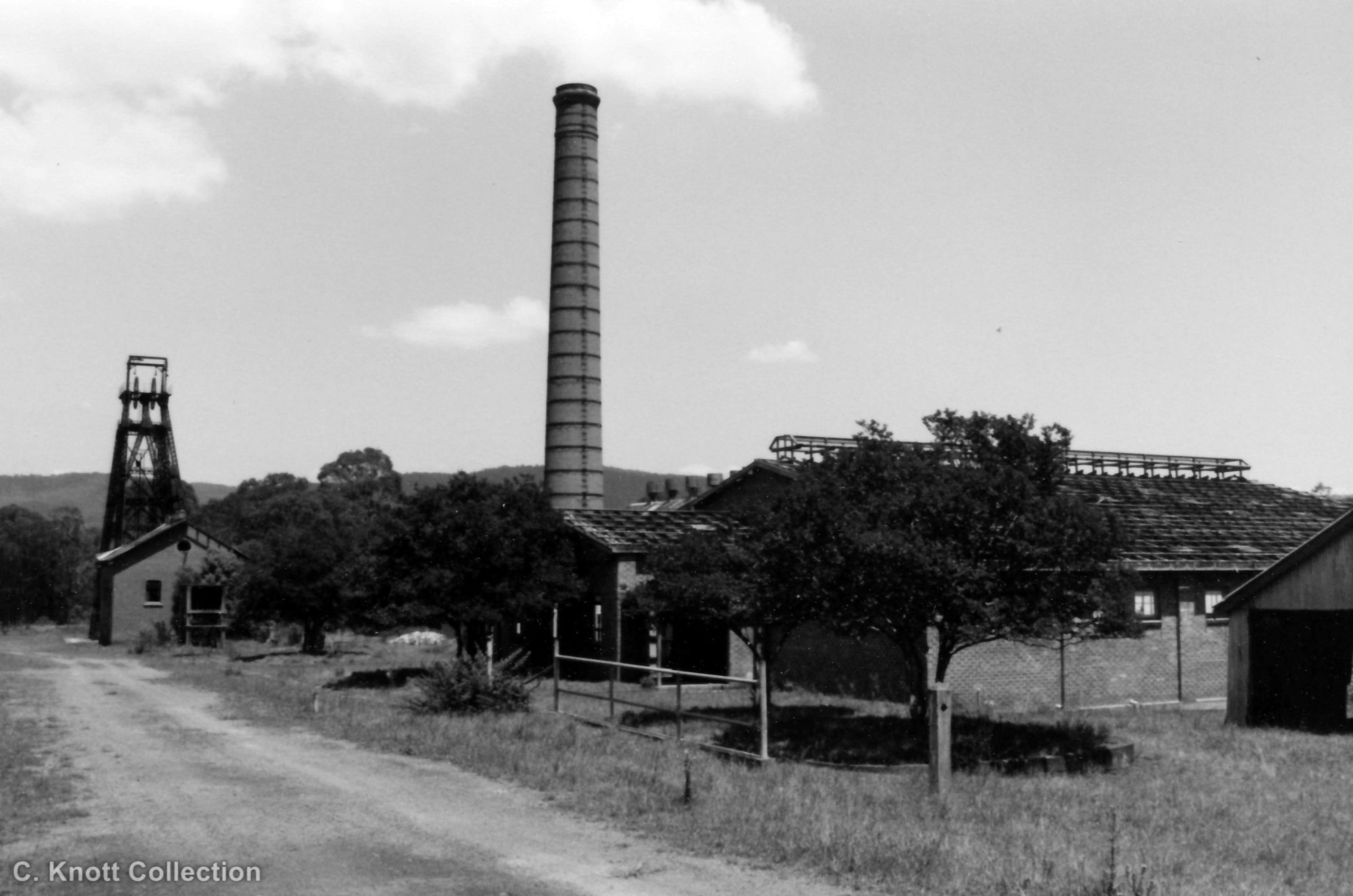 Chimney, Paxton/Stanford Main No. 2 Colliery, Paxton, NSW. | Living ...