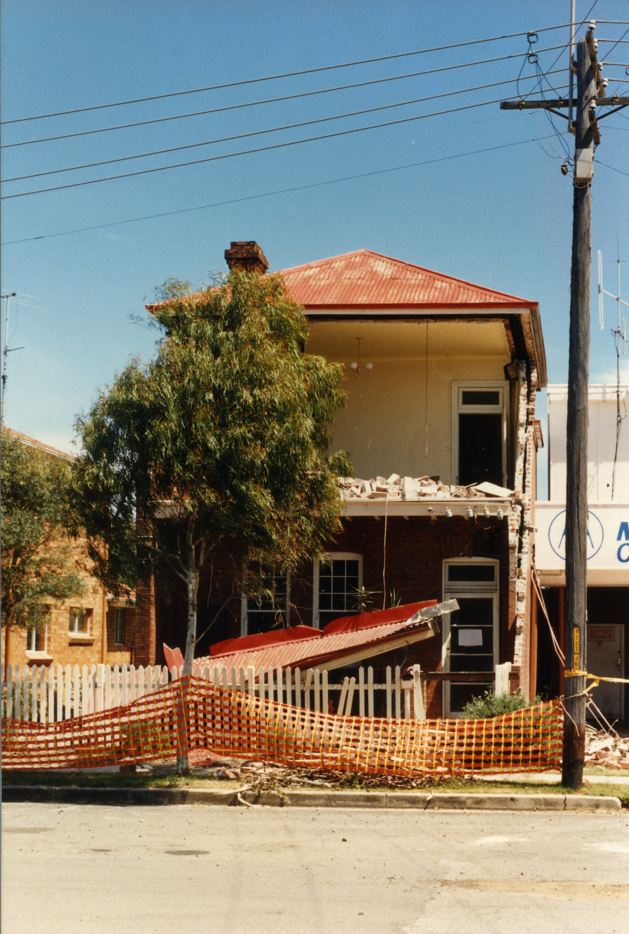 Denison St, Hamilton, Newcastle Earthquake, 31 December 1989 | Living ...