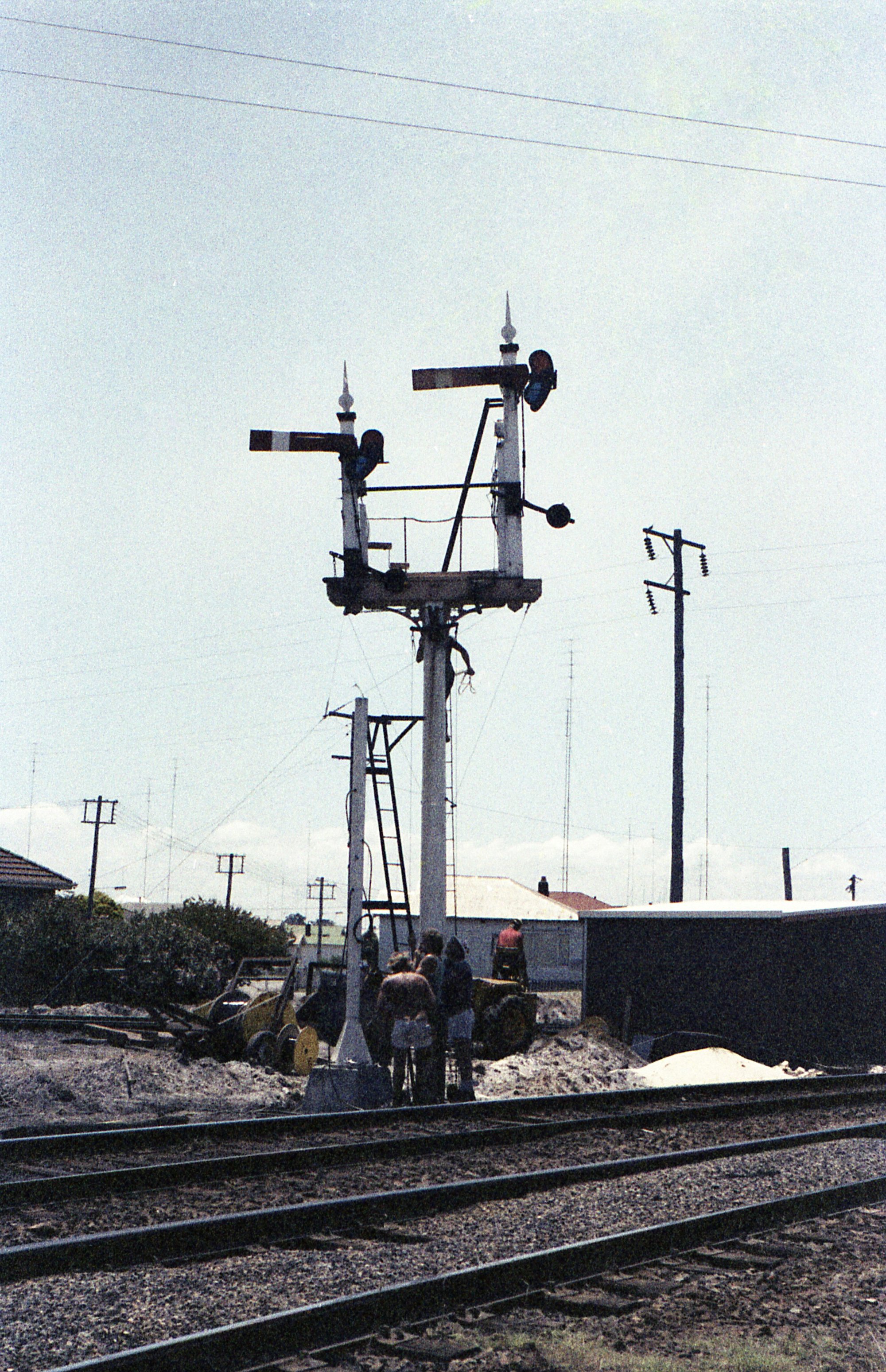 Home signal at Scholey Street shortly before removal. | Living Histories