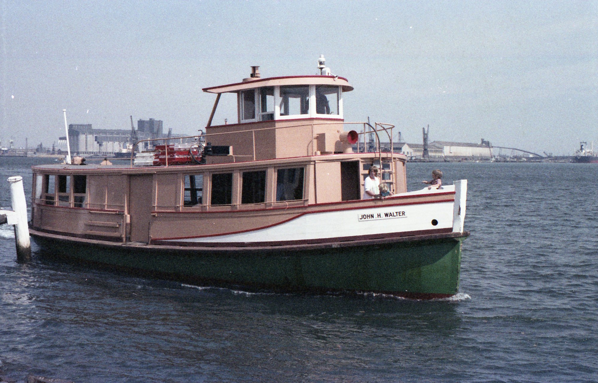 The Stockton ferry, John H. Walter, at Newcastle | Living Histories