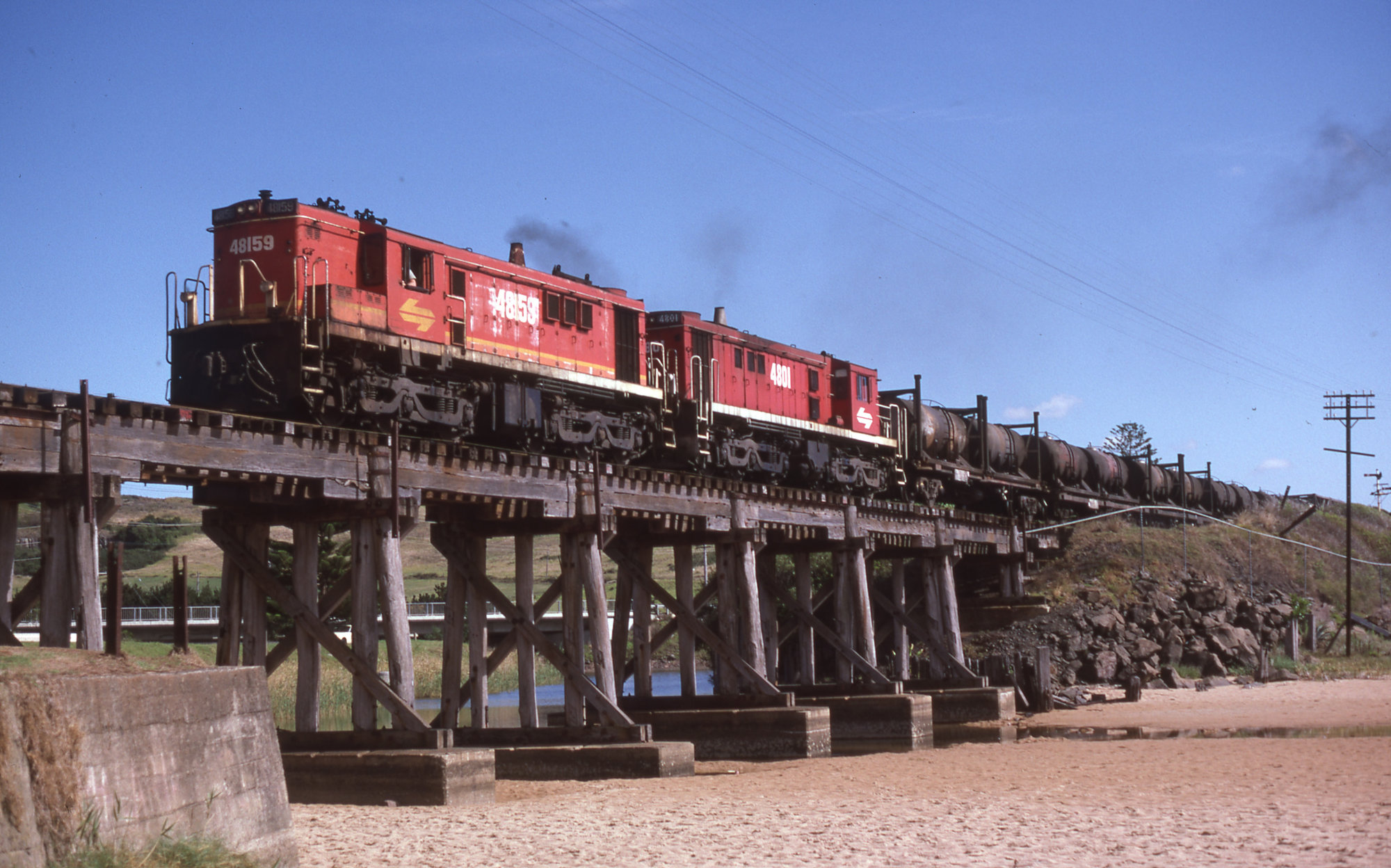 48159 and 4801, freight train, Bombo, NSW, January 1990 | Living Histories
