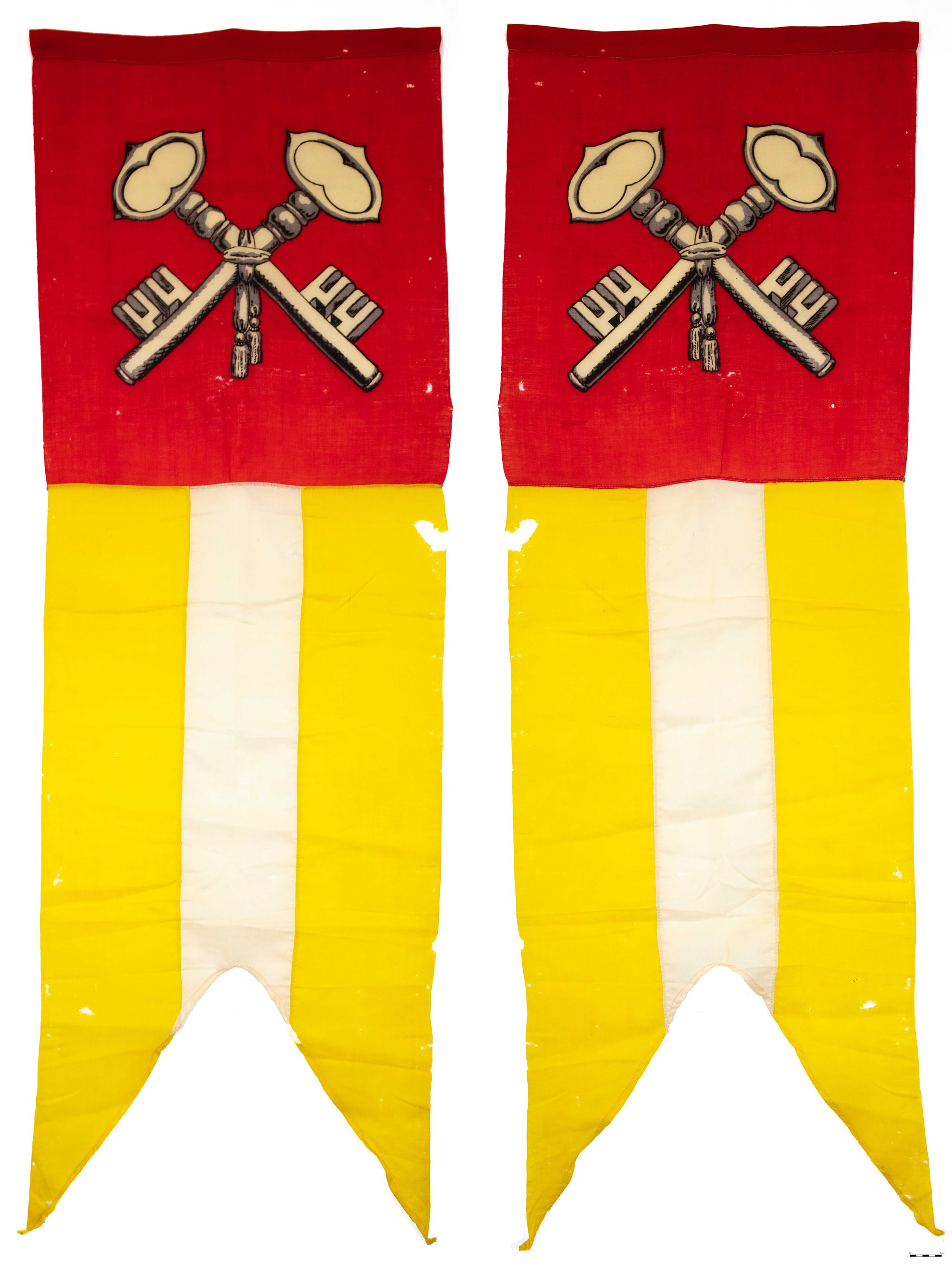 Large masonic lodge banner, two keys | Living Histories