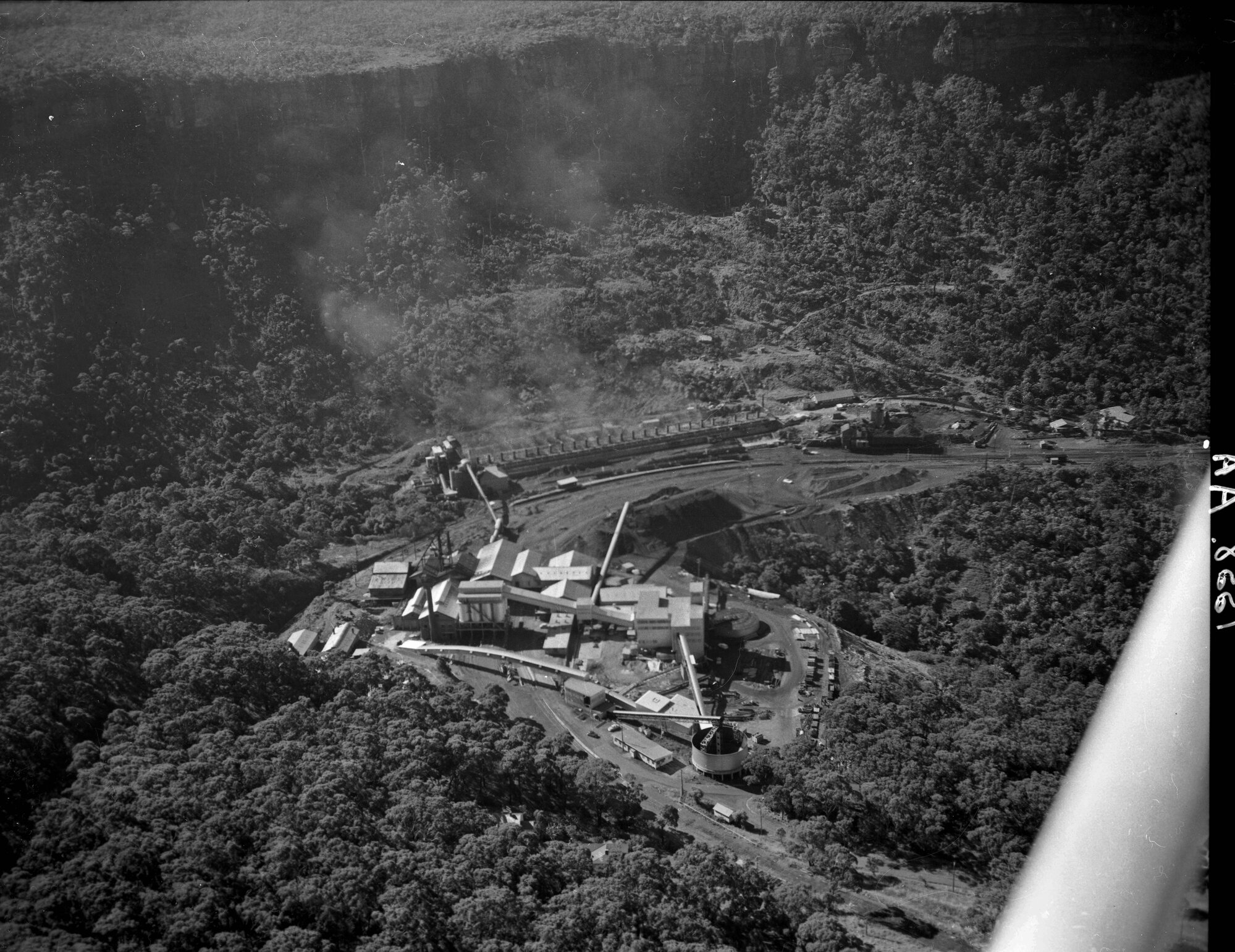 Aerial photograph of Coalcliff Colliery, NSW, 1960 | Living Histories