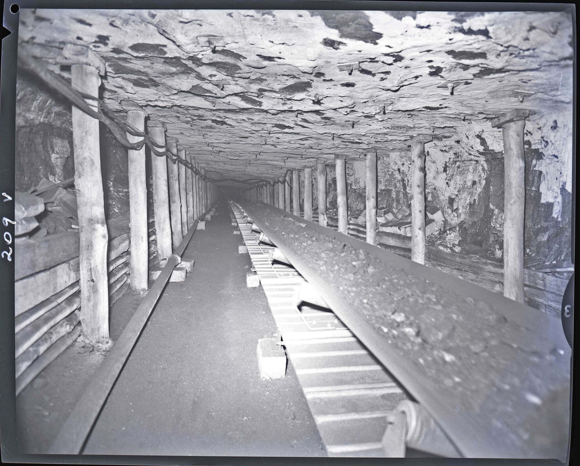 Coalcliff Colliery, underground conveyor belt and timber props, NSW ...