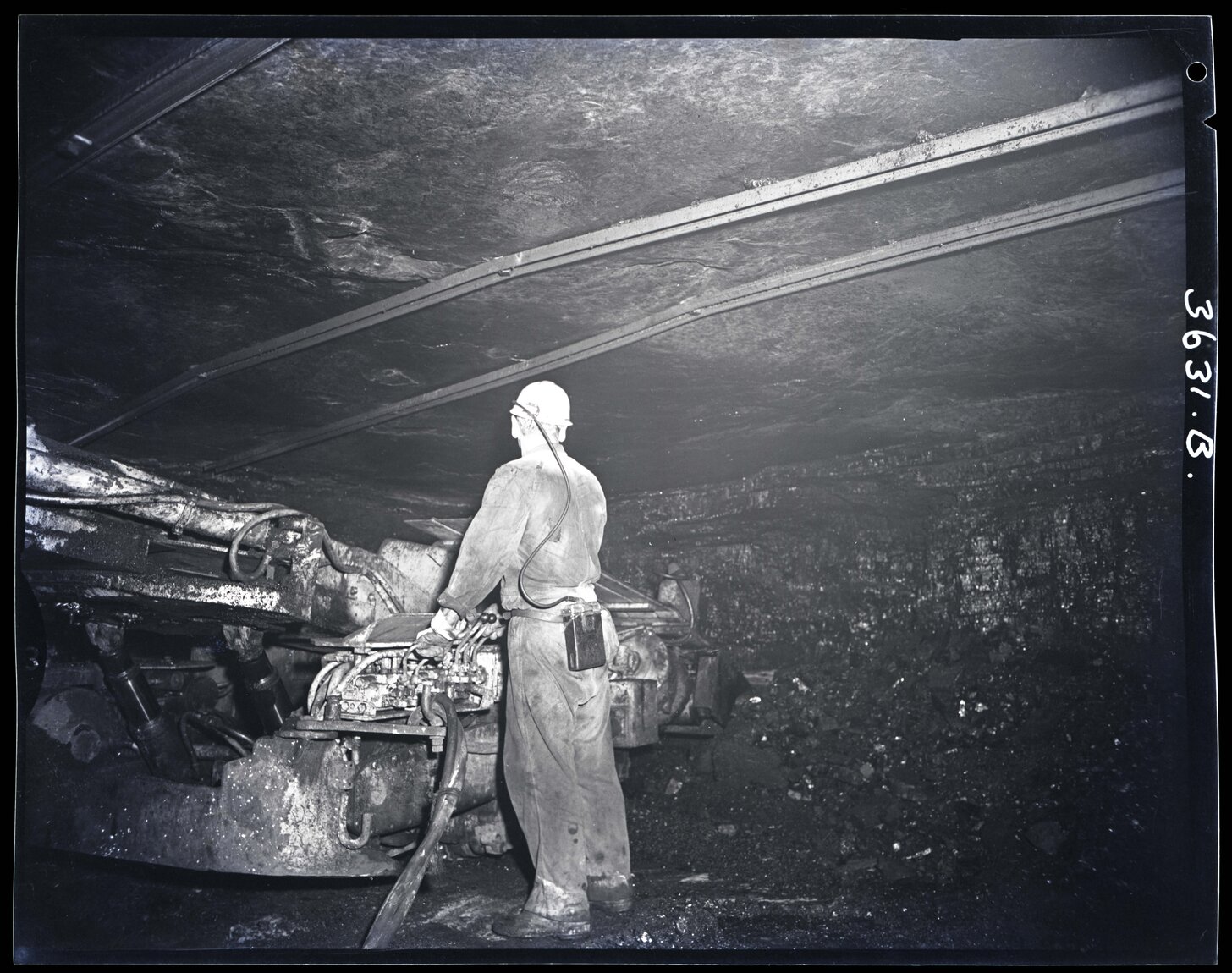 Burwood Colliery, miner operating digger underground, 1964 | Living ...